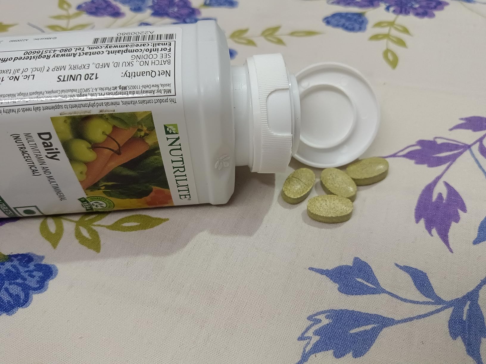 Amway Nutrilite Daily Multivitamin Tablet 120 N Tablets And Multicolor ...