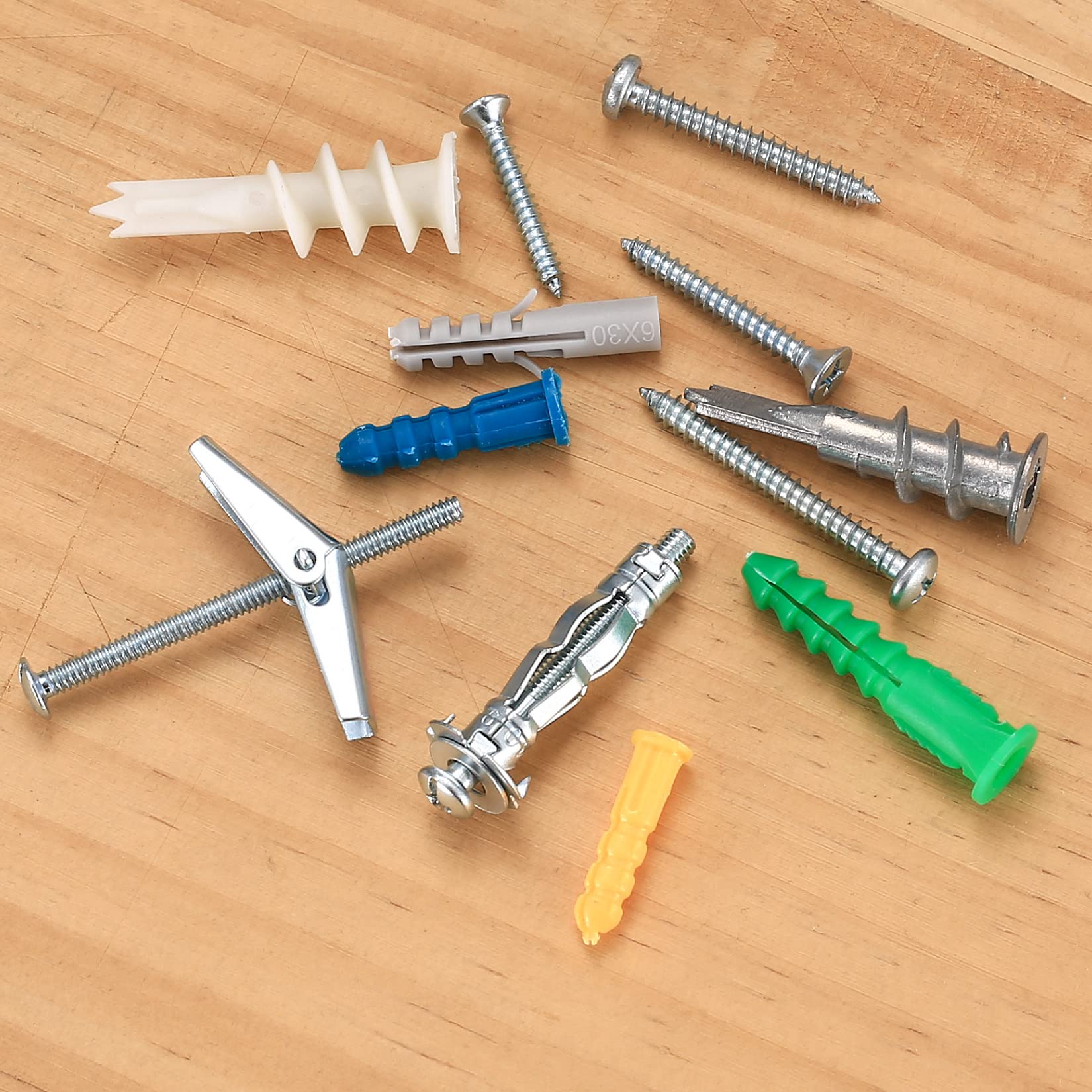114 Assorted Plasterboard Screws and Wall Plugs Set, Cavity Wall ...