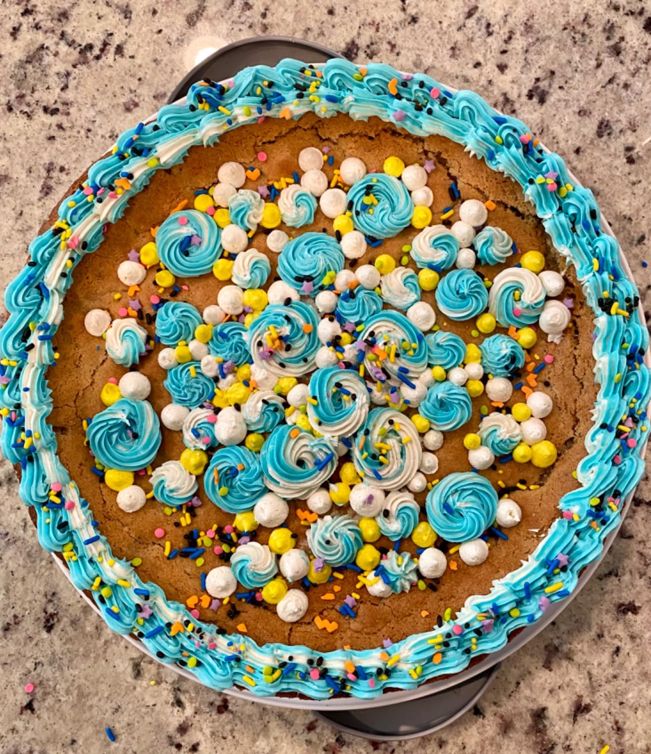 Amazon.com: Wilton Giant Cookie Pan, Round (Pack of 2): Home & Kitchen