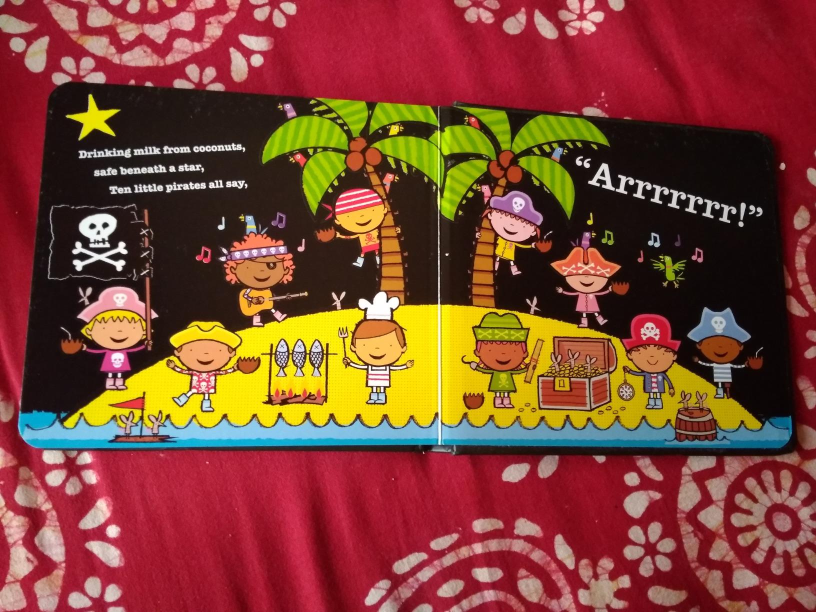 TEN LITTLE PIRATES : Brownlow, Mike, Rickerty, Simon: Amazon.in: Books