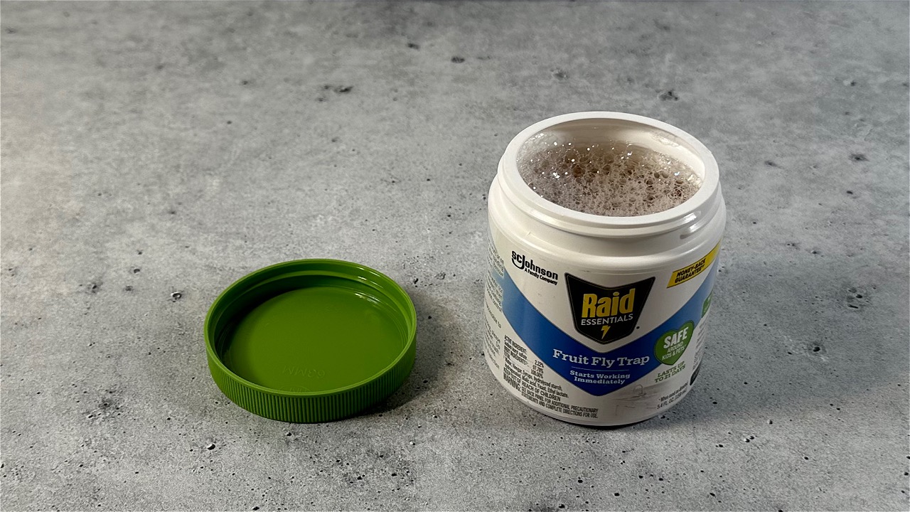 Watch Raid Essentials Fruit Fly Trap - 5.4 oz jar on Amazon Live