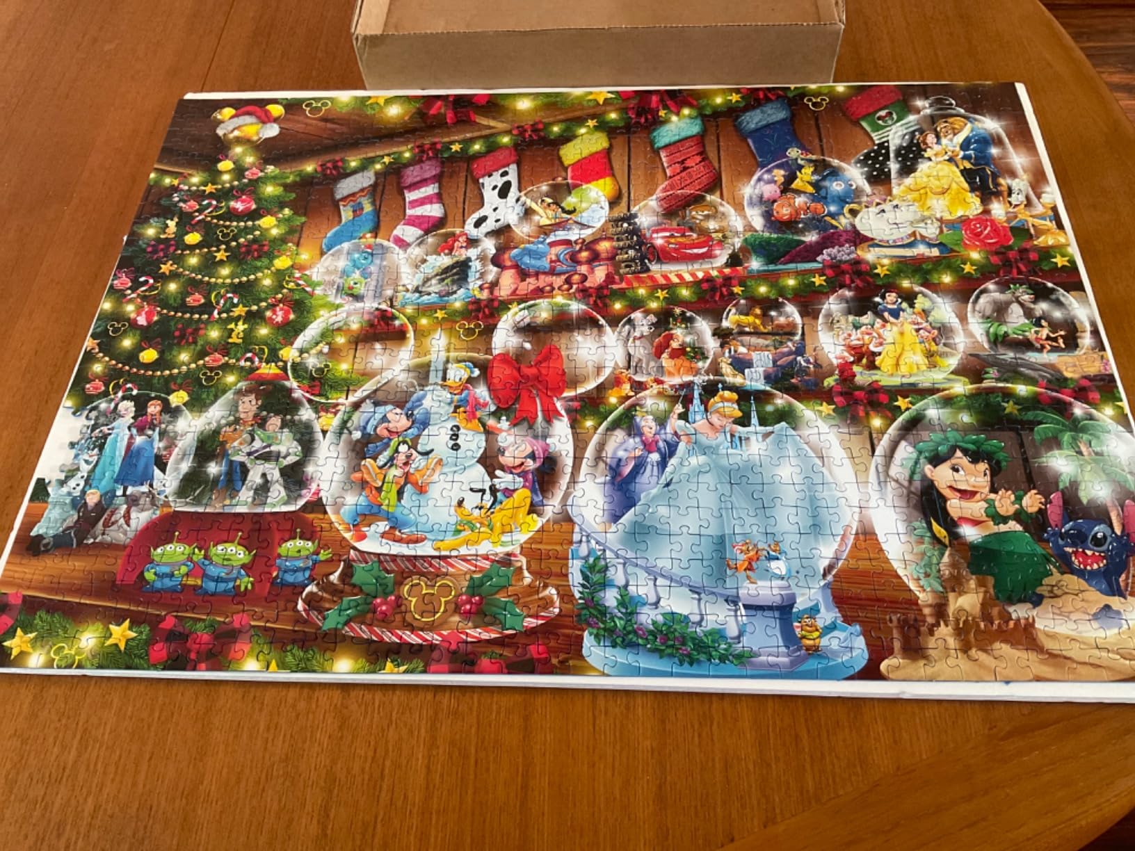 Amazon.com: Ravensburger Disney Christmas 1000 Piece Holiday Jigsaw ...