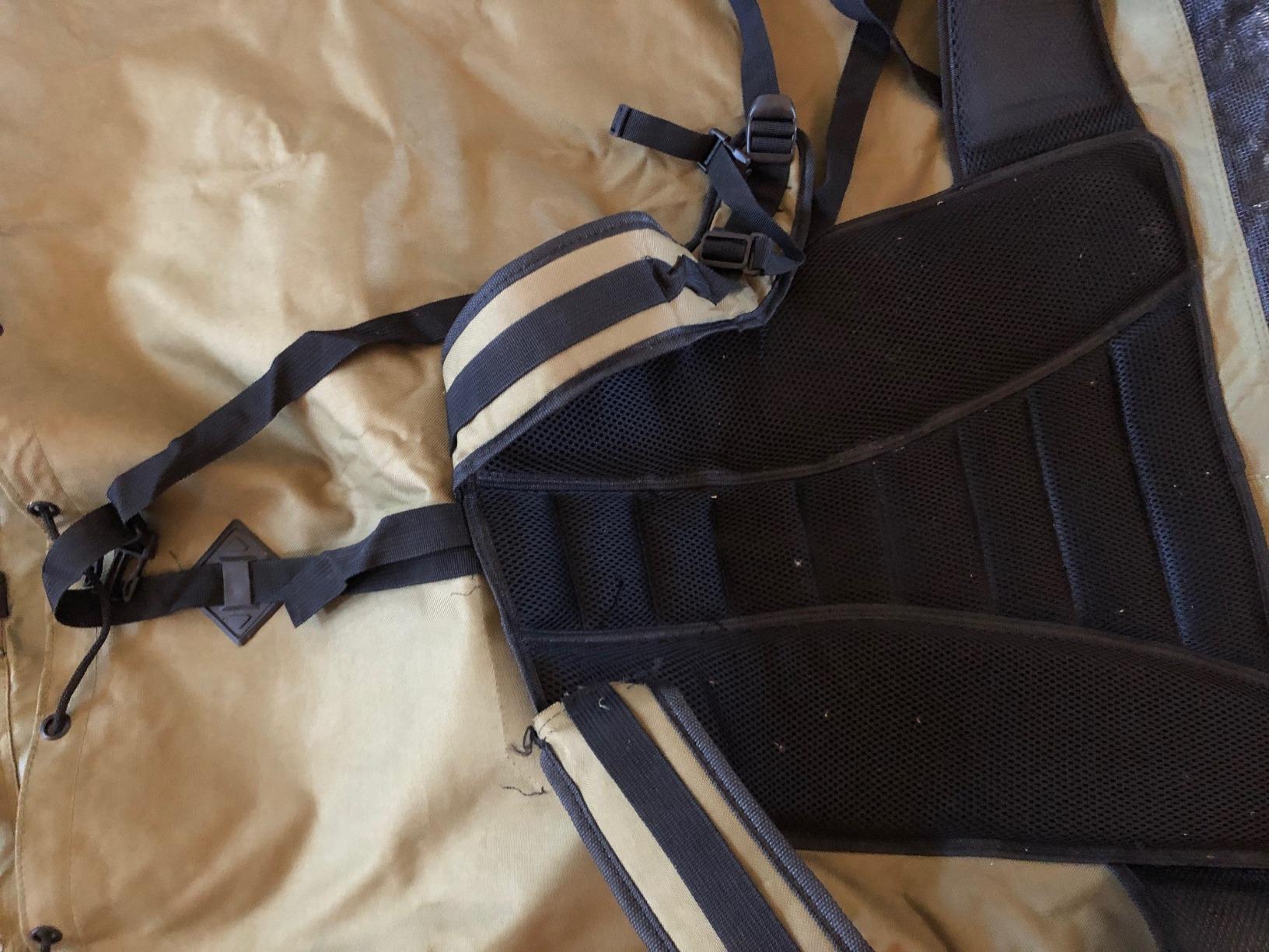 Amazon.com : Flambeau Outdoors 5950FL Premium Floating Decoy Bag ...