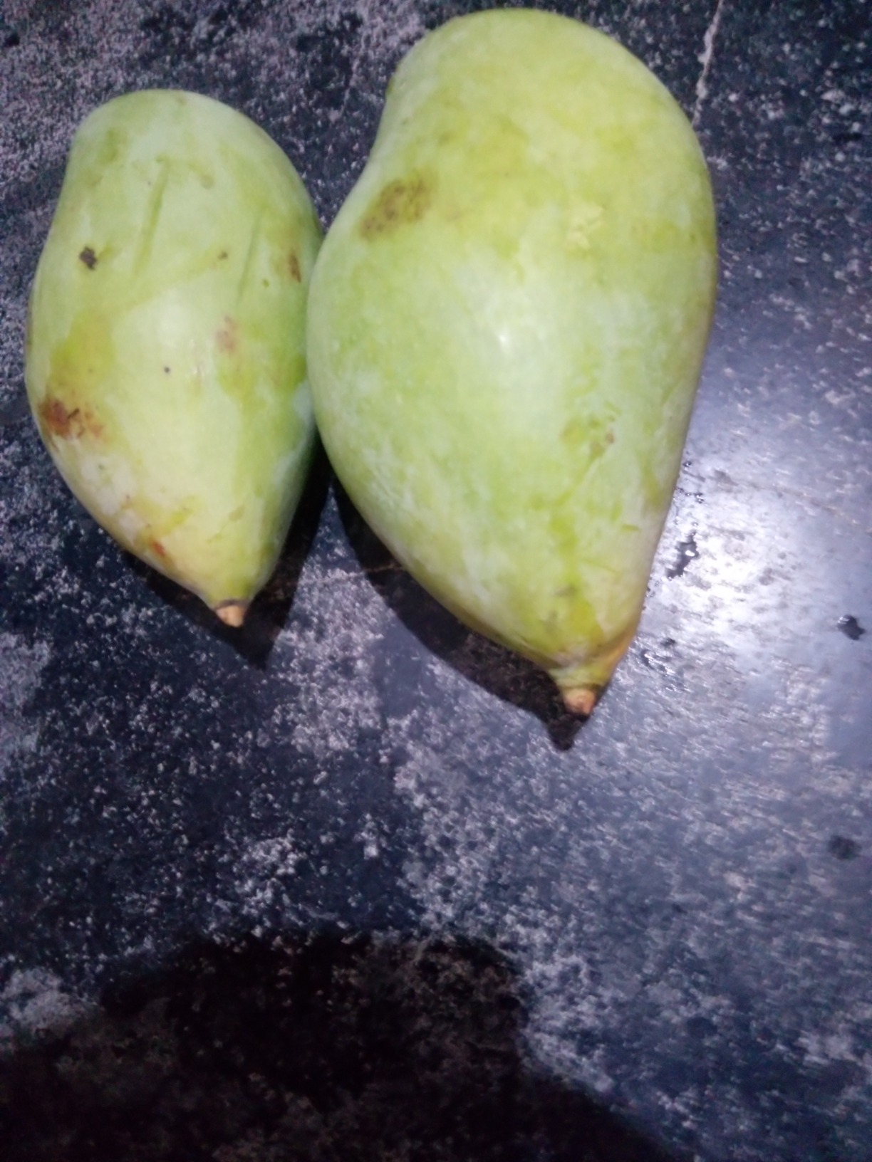 Fresh Mango Raw, 500 g (4-5 pcs) : Amazon.in: Grocery & Gourmet Foods