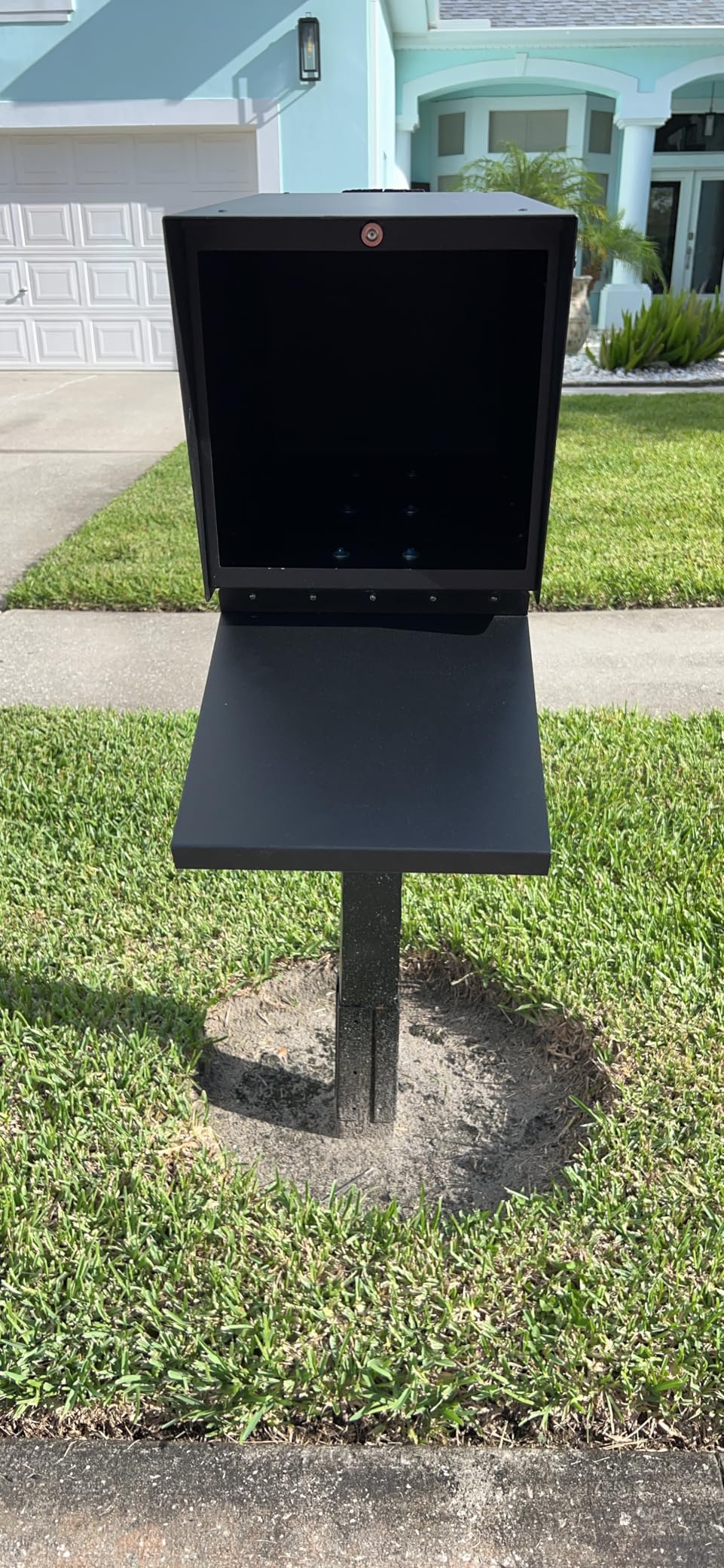 Amazon.com: Rusty Design Contemporary Post-Mounted Mailbox with ...