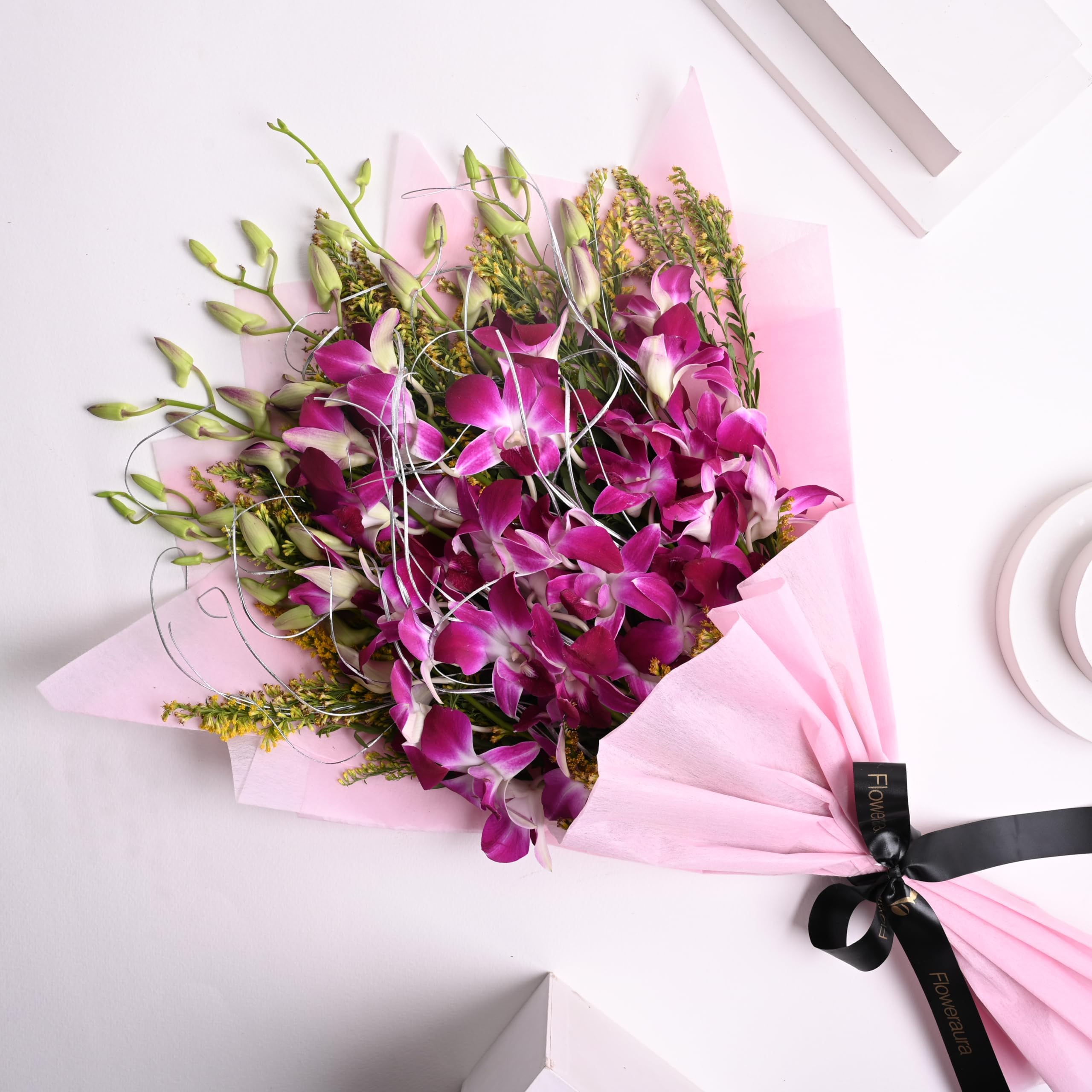 FlowerAura Fresh Live Flower Bouquet of 10 Fresh Live Red Roses In ...