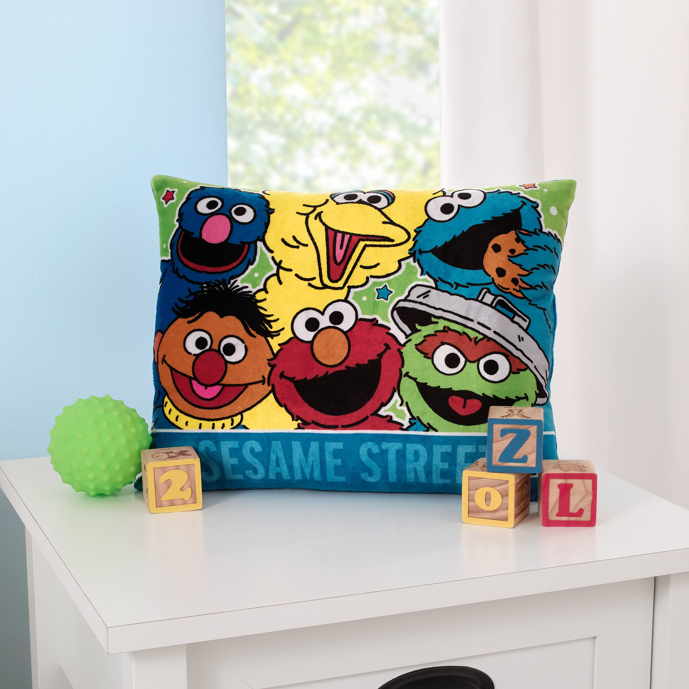Snapklik.com : Sesame Street Come And Play Blue, Green, Red And Yellow ...