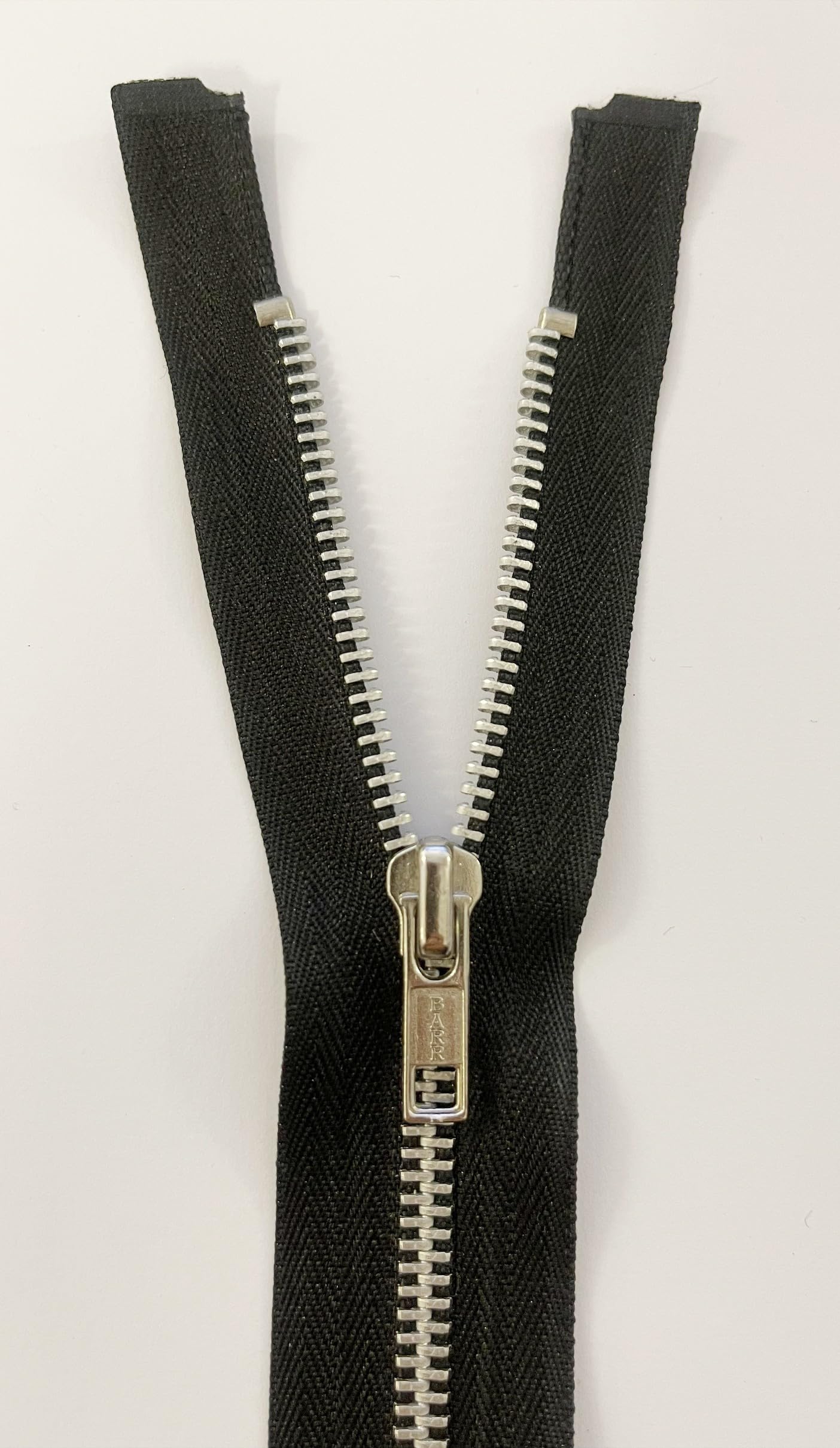 64cm / 25" Black Zip with Silver Metal Teeth and Silver Runner Zip ...