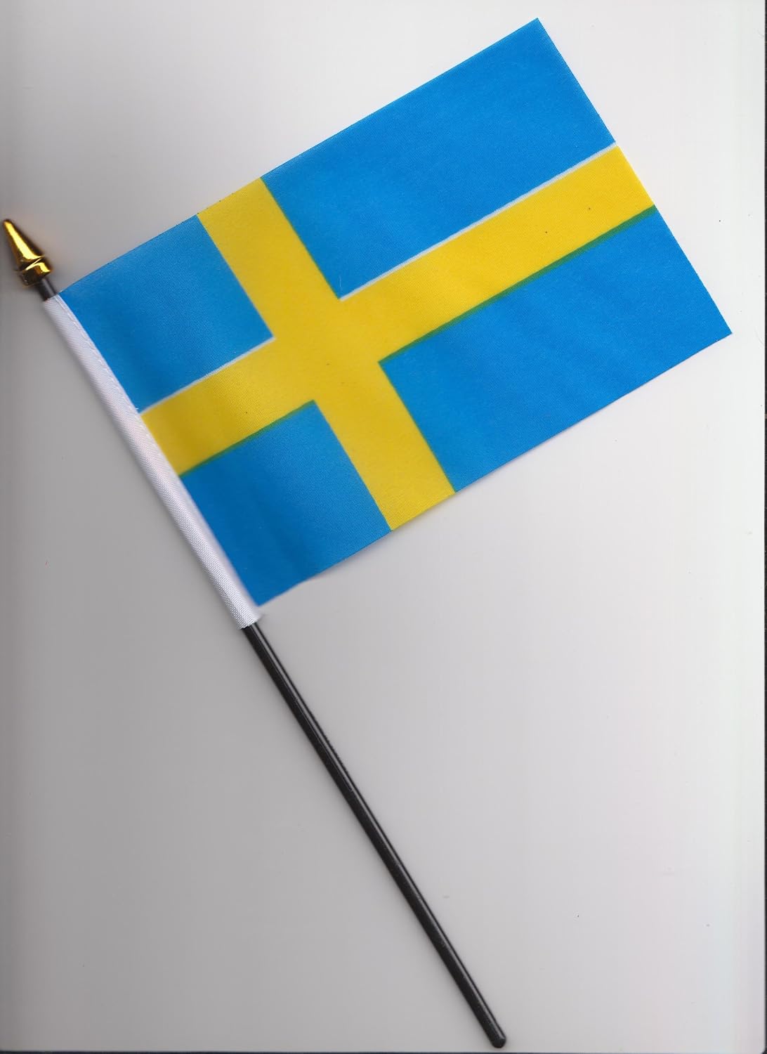 Amazon.com: Sweden Hand Flag 25cm : Patio, Lawn & Garden