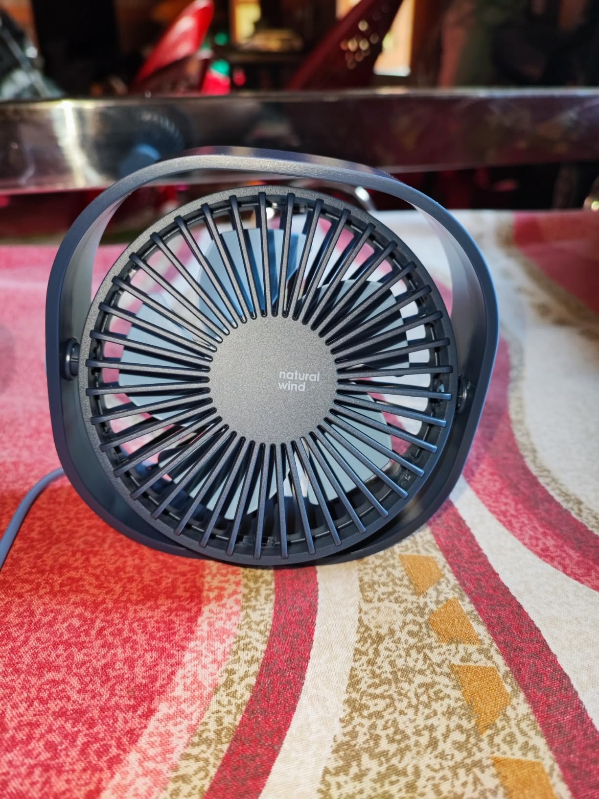 Small Desktop Fan Quiet USB Air Circulator Fan with Anti-Slip Pad ...