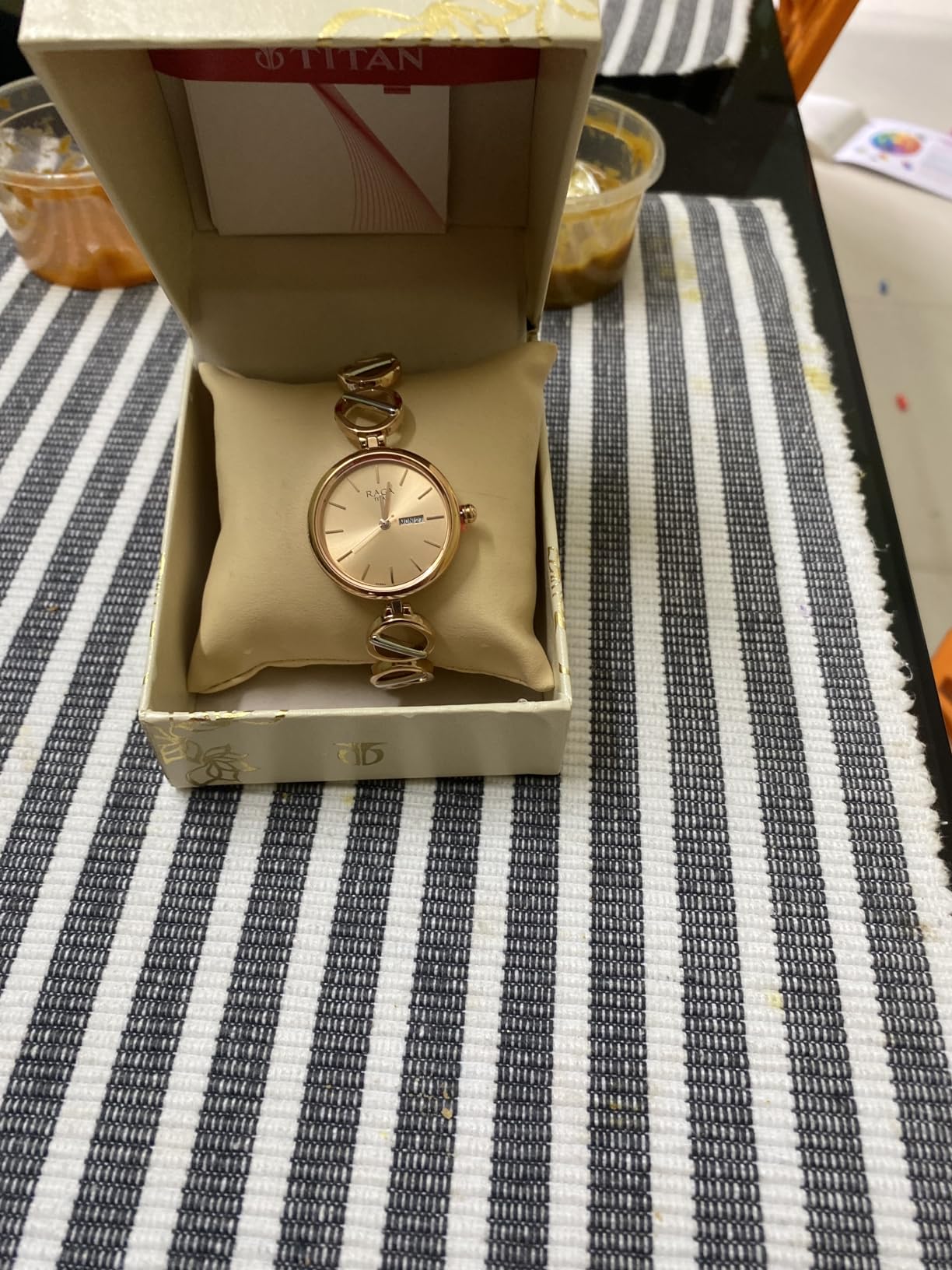Titan Metal Rose Gold Dial Analog Watch for Women -Nr2644Km02, Band ...