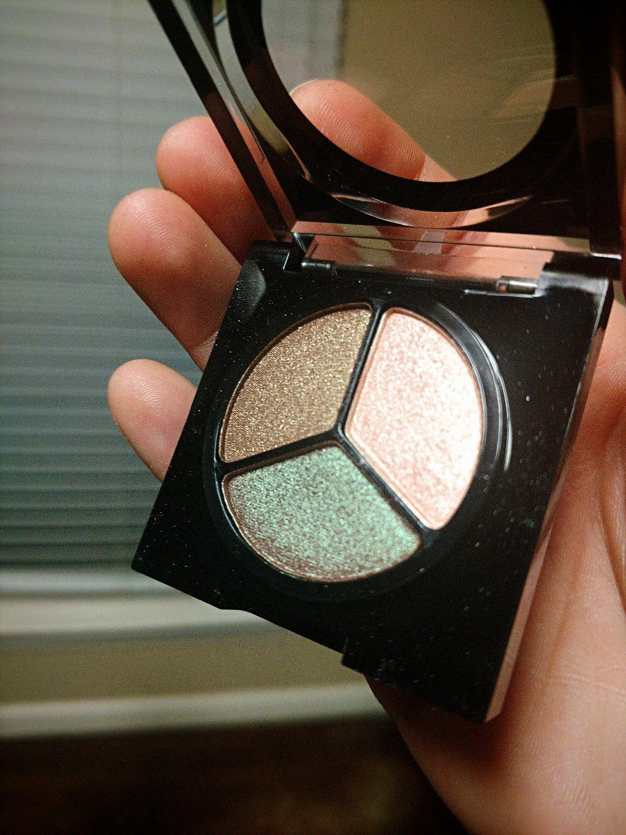 Amazon.com : Prestige Cosmetics Total Intensity Bold Trio Eyeshadow ...