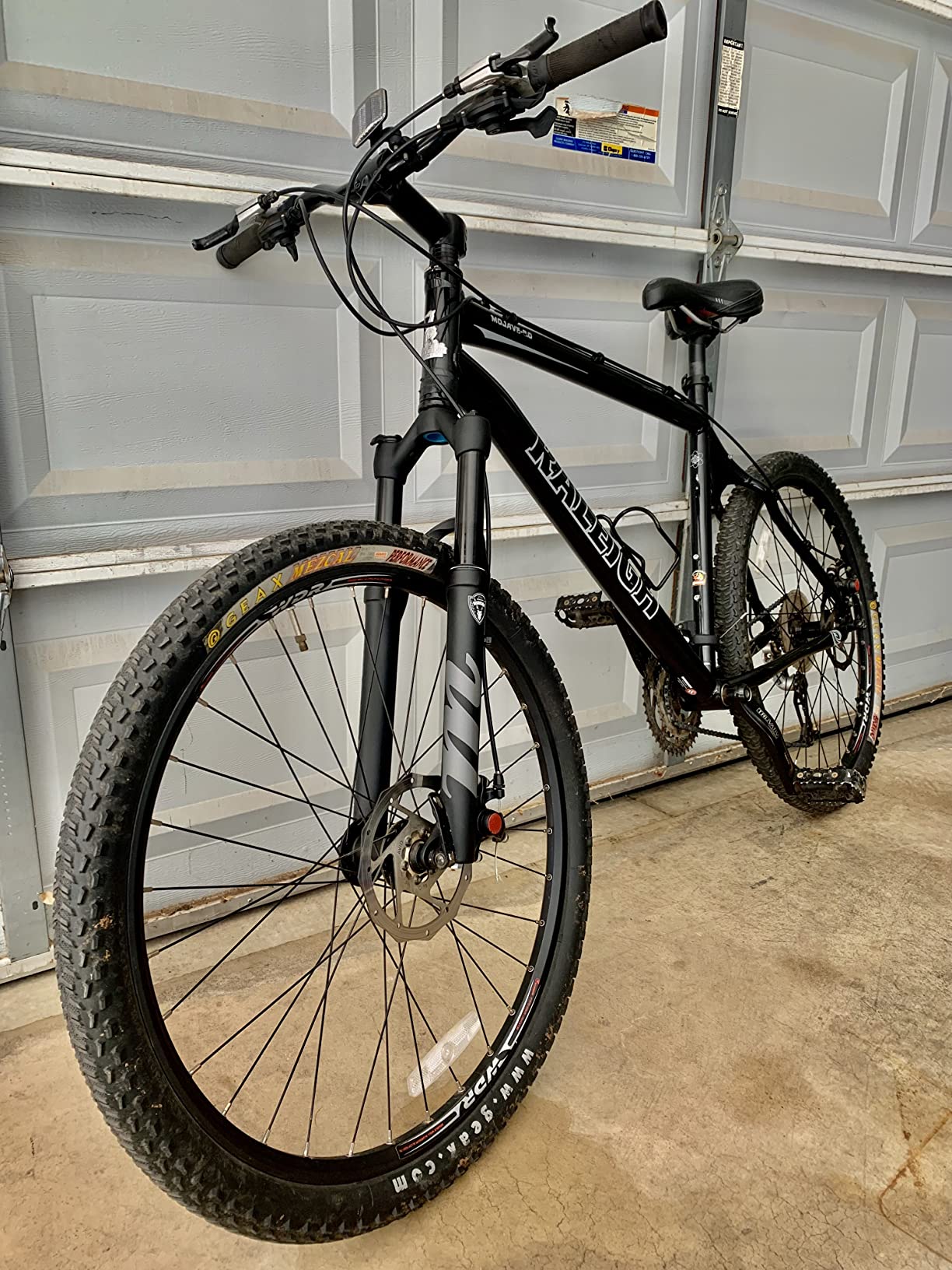 Amazon.com : MANITOU MARKHOR 26" FORK STRAIGHT QR-D 100mm BLACK ...