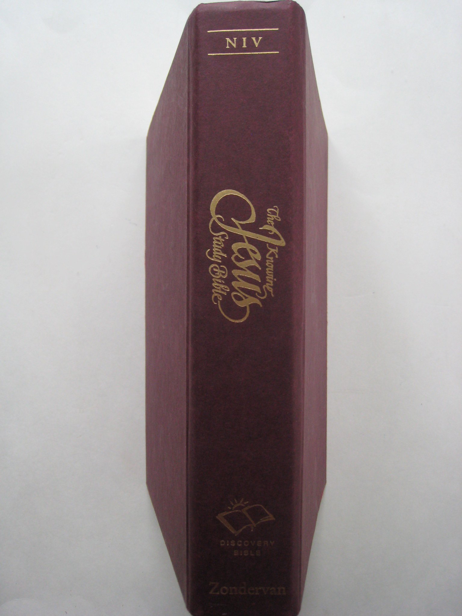 Amazon.com: Knowing Jesus Study Bible, The: 9780310921257: Hindson ...