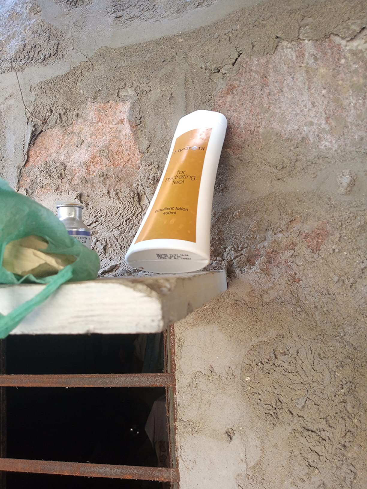 Hydrofil Emollient Moisturizing Lotion for Hydrating Feel 400ml - Pack ...