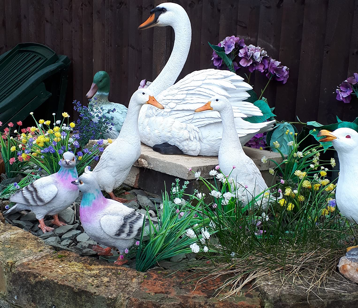 Vivid Arts Real Life Duck Family (Size B) : Amazon.co.uk: Garden