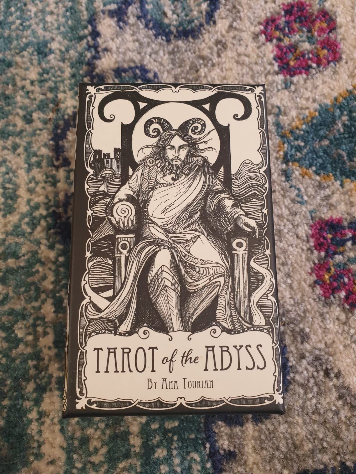 Tarot of the Abyss Deck : Tourian, Ana: Amazon.com.au: Books