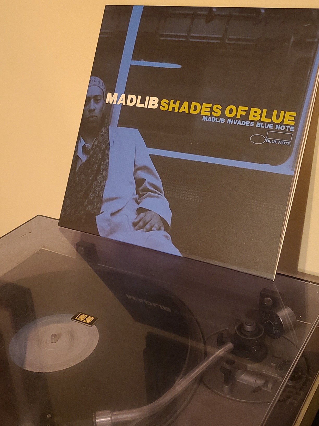 Amazon.com: Shades Of Blue (Blue Note Classic Vinyl Series) [2 LP]: CDs ...