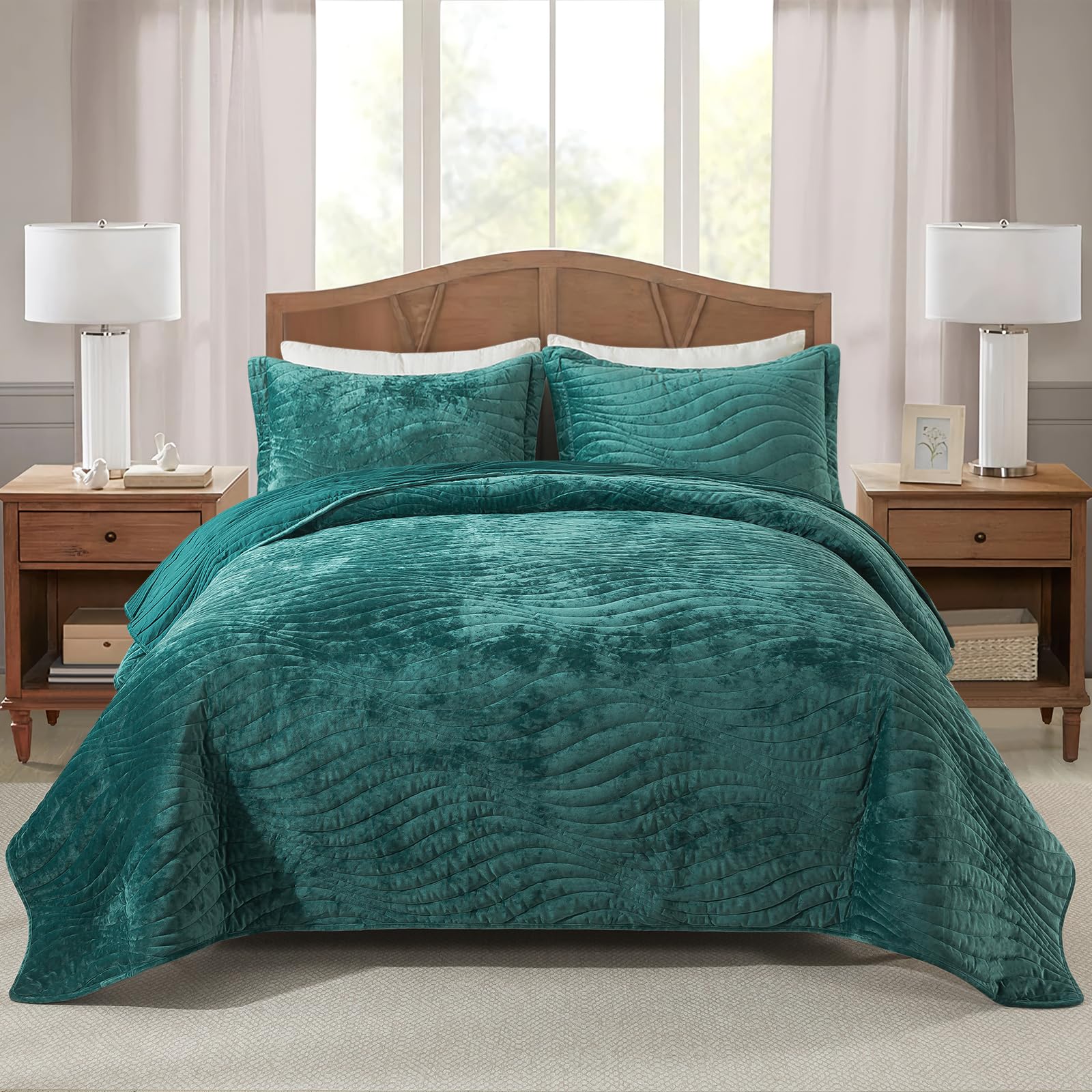 Amazon.com: Travan Luxury Velvet Quilt Set Queen Size, Lightweight ...