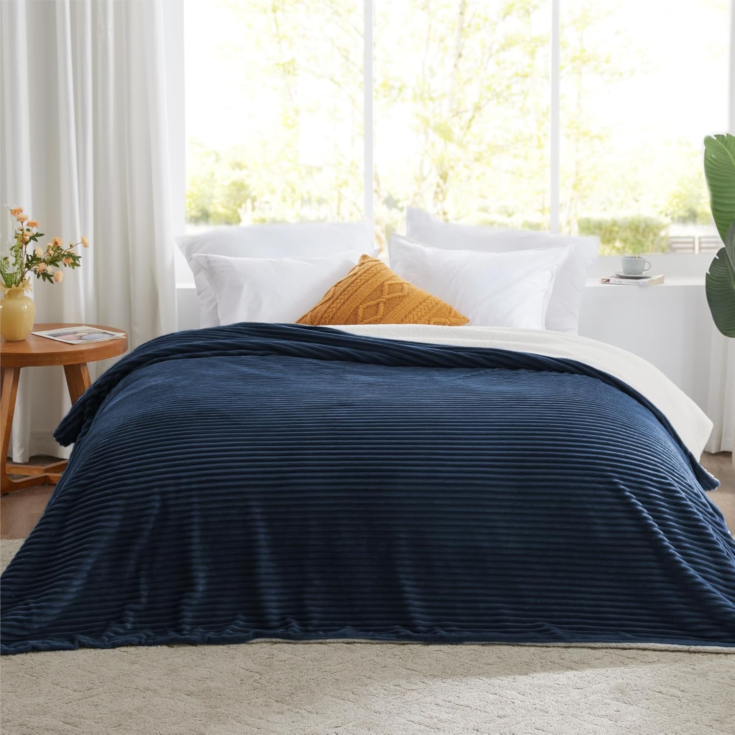 Amazon.com: Sherpa Blankets Queen Size - Fleece Queen Blanket for Bed ...