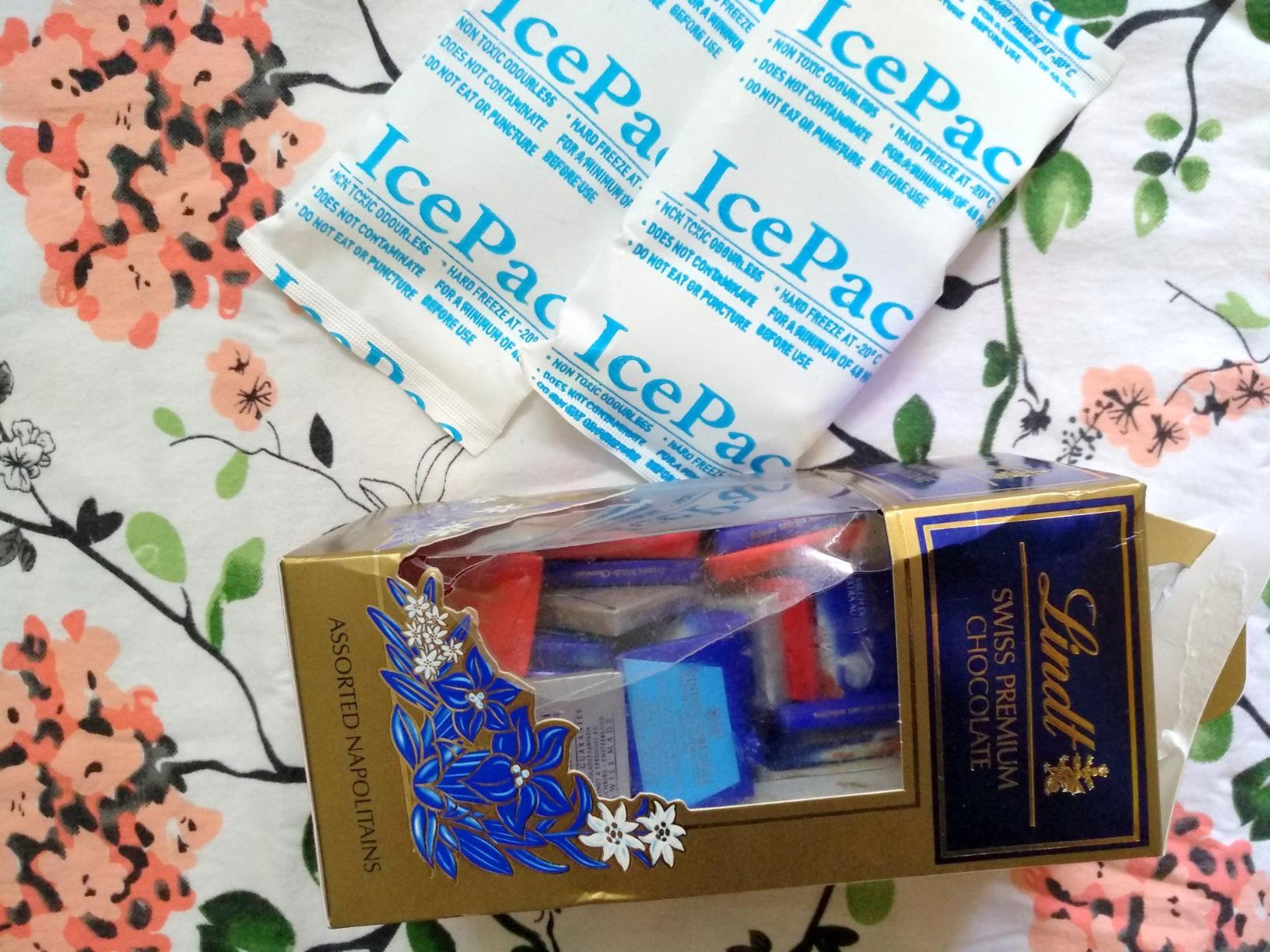 Lindt Swiss Premium Assorted Naps Dark Chocolates, 350 g : Amazon.in ...