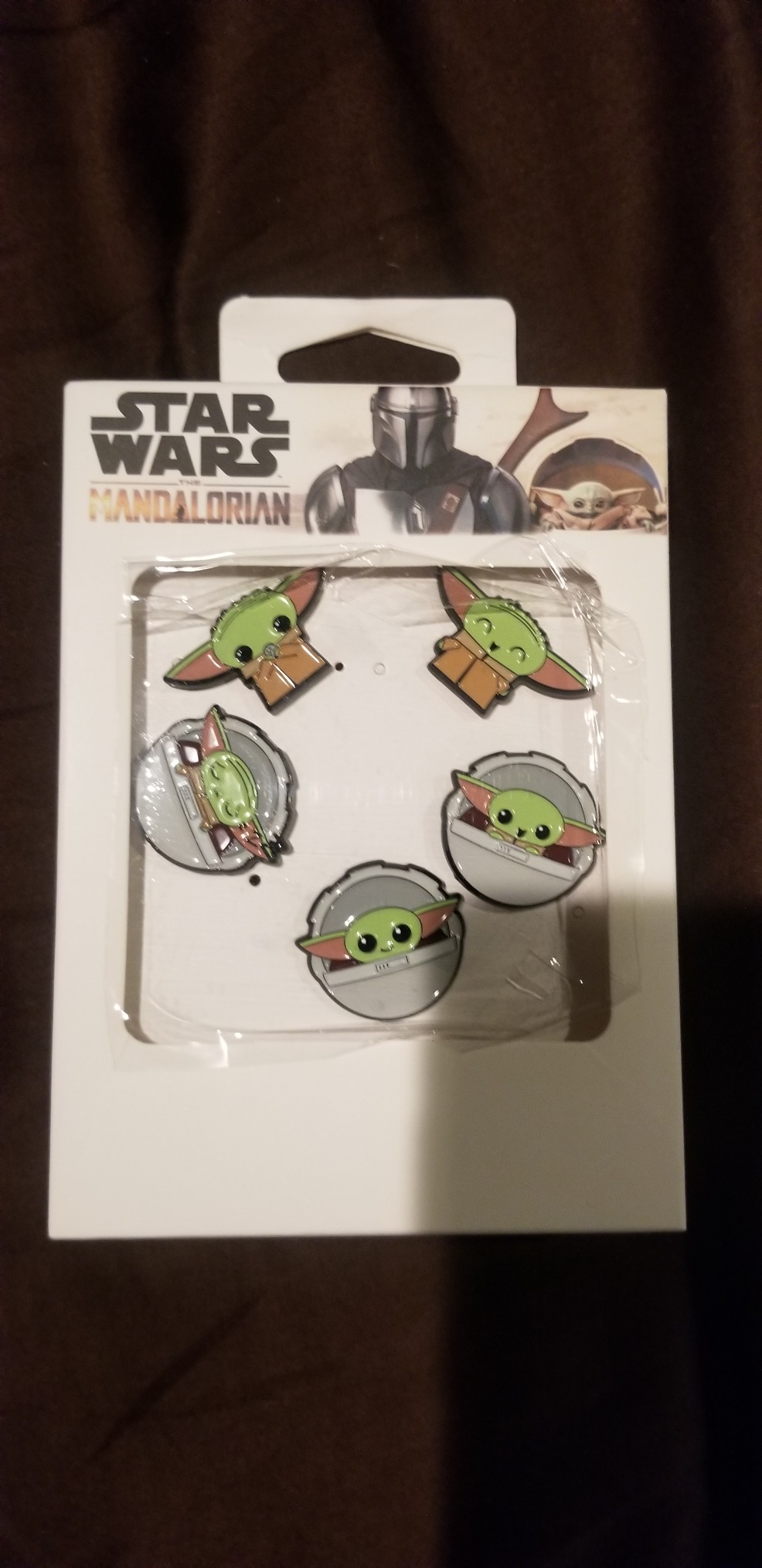 Amazon.com: Star Wars: The Mandalorian, The Child 5-Piece Pin Set ...