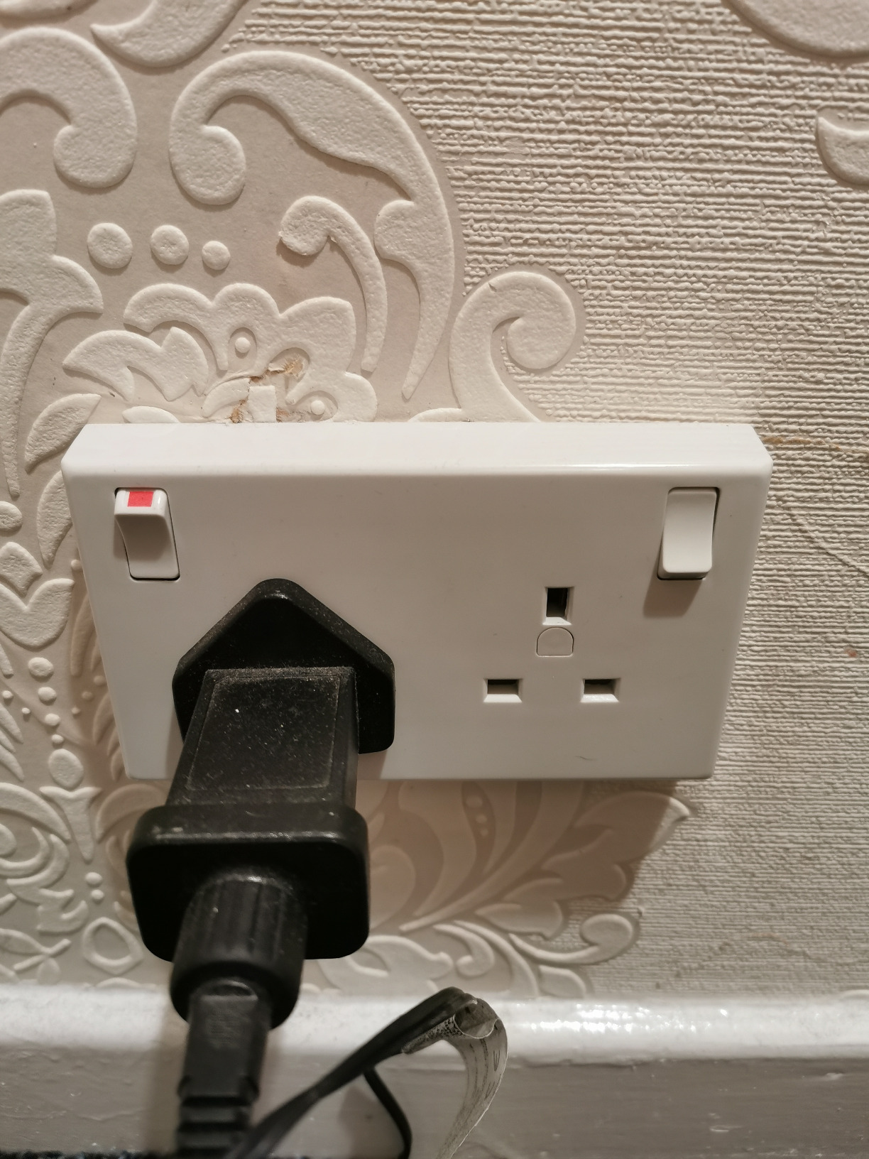 Single To Double Socket Converter (1 Gang To 2 Gang): Amazon.co.uk: DIY ...
