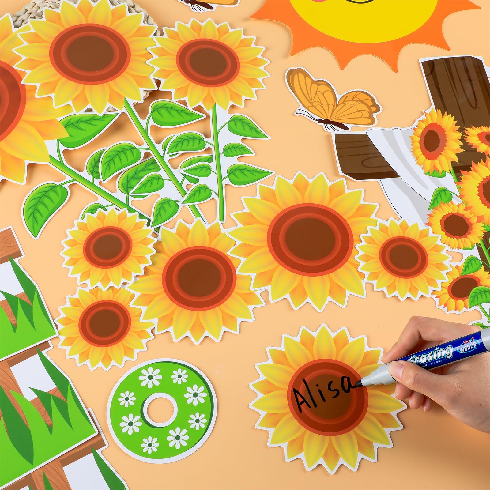 Snapklik.com : Gisgfim Spring Sunflower Bulletin Board Decoration Set ...