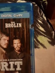 Amazon.com: True Grit : Jeff Bridges, Matt Damon, Josh Brolin, Hailee ...