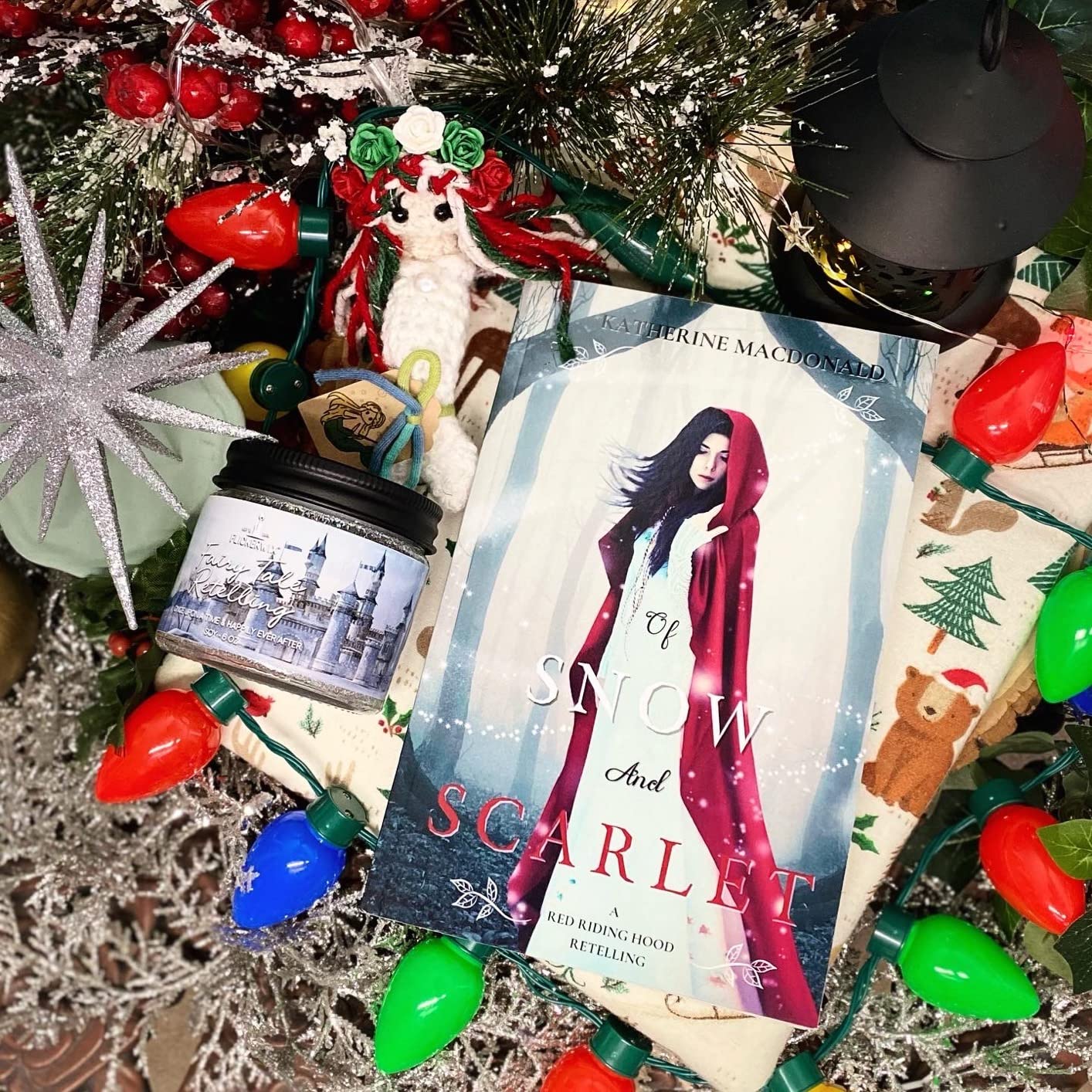 Amazon.com: Of Snow and Scarlet: A Little Red Riding Hood Retelling (The Fey Collection) eBook ...