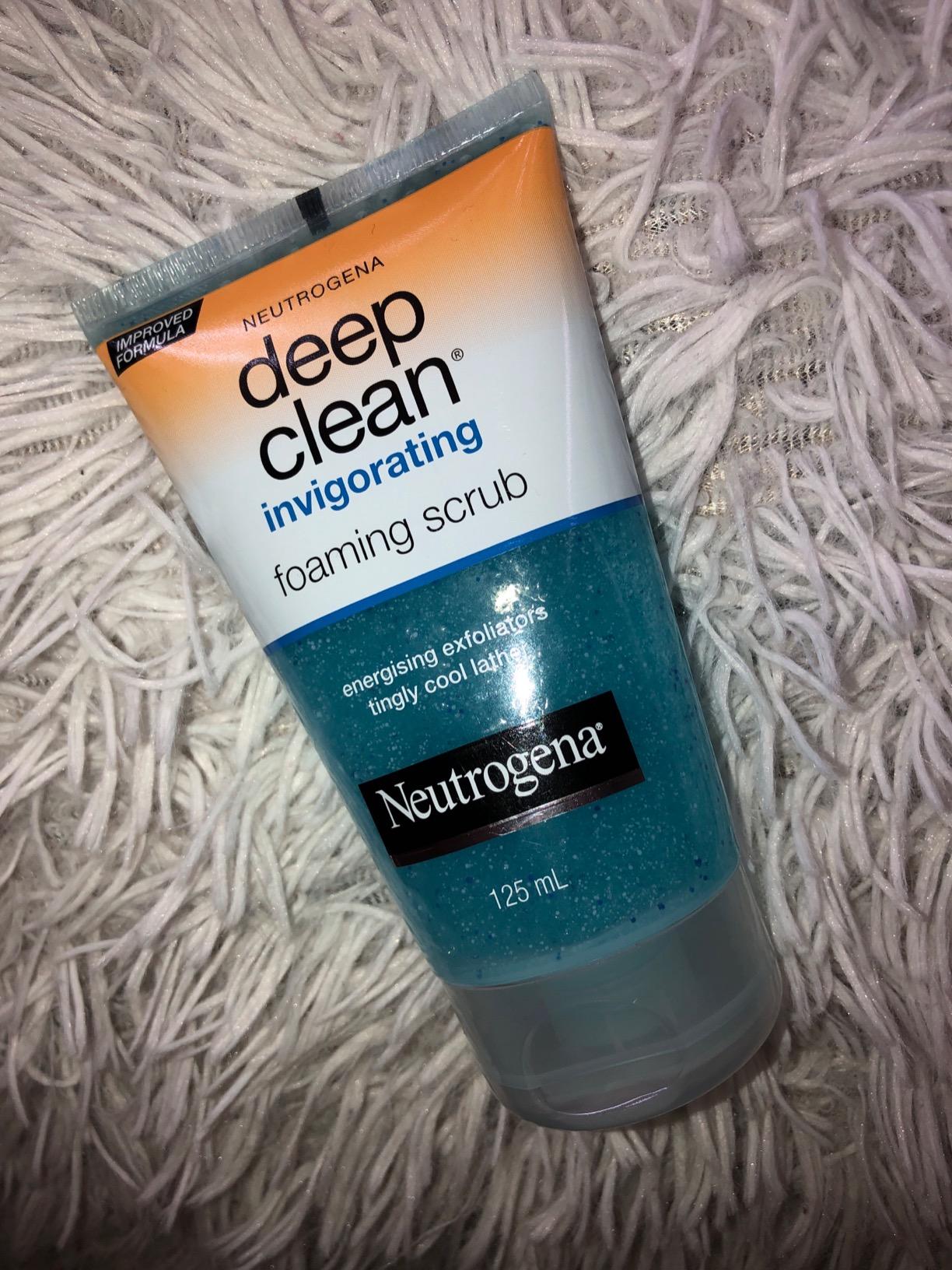 Neutrogena Deep Clean Invigorating Foaming Face Scrub 125ml|Sweeps away ...