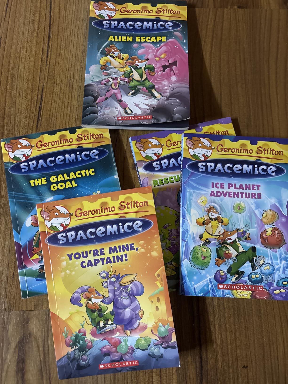 Geronimo Stilton: Spacemice Box-set (5 Books) : GERONIMO STILTON ...
