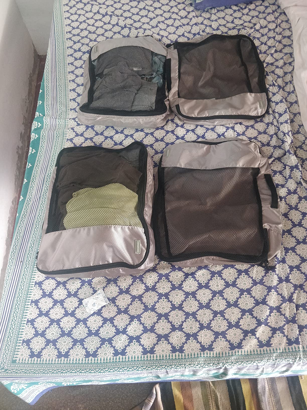 Buy AmazonBasics Packing Cubes/Travel Pouch/Travel Organizer- Large ...