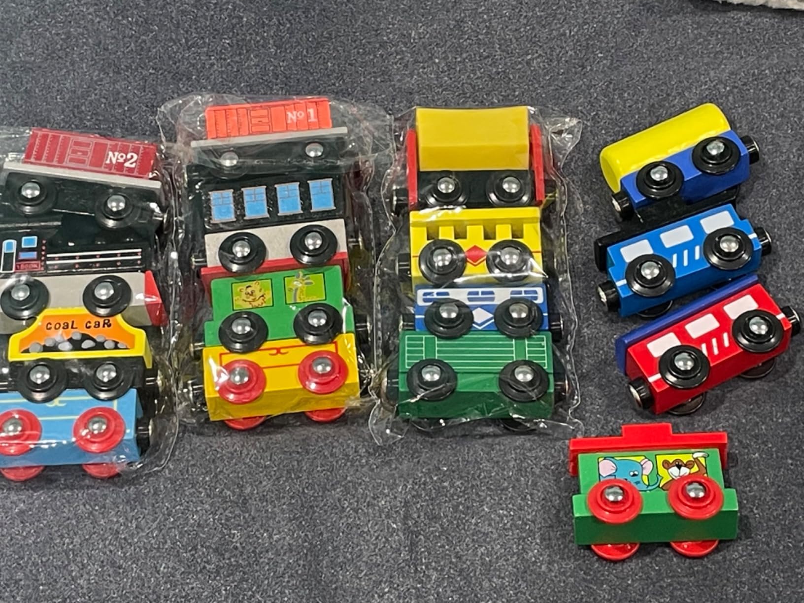 Wondertoys Wooden Train Cars 12 PCS Magnetic Train Sets Includes 3 ...