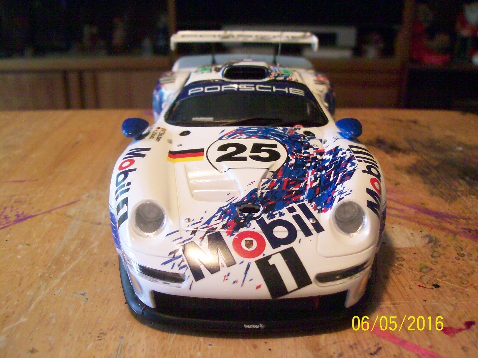 Amazon.com: Tamiya 24186 Porsche 911 GT1 1:24 Scale Model Kit : Arts ...