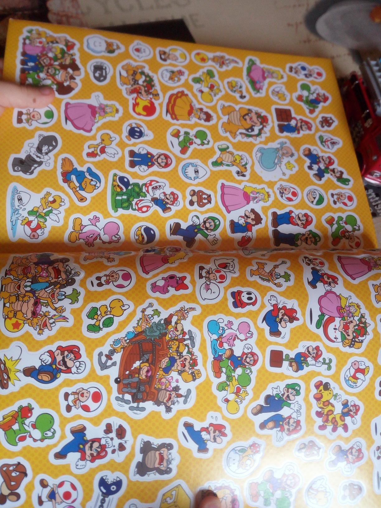 Super Mario Official Sticker Book (Nintendo®): Over 800 Stickers ...