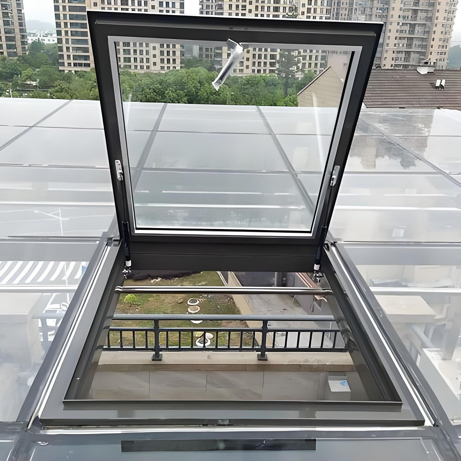 Snapklik.com : Skylight Roof Window, Sloped Flat Roof Lighting Well ...