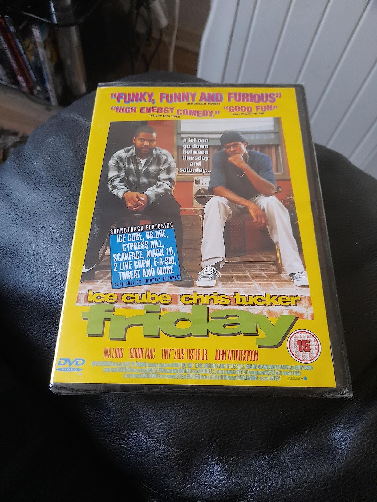 Friday [VHS] : Ice Cube, Nia Long, Chris Tucker, John Witherspoon, Tom ...