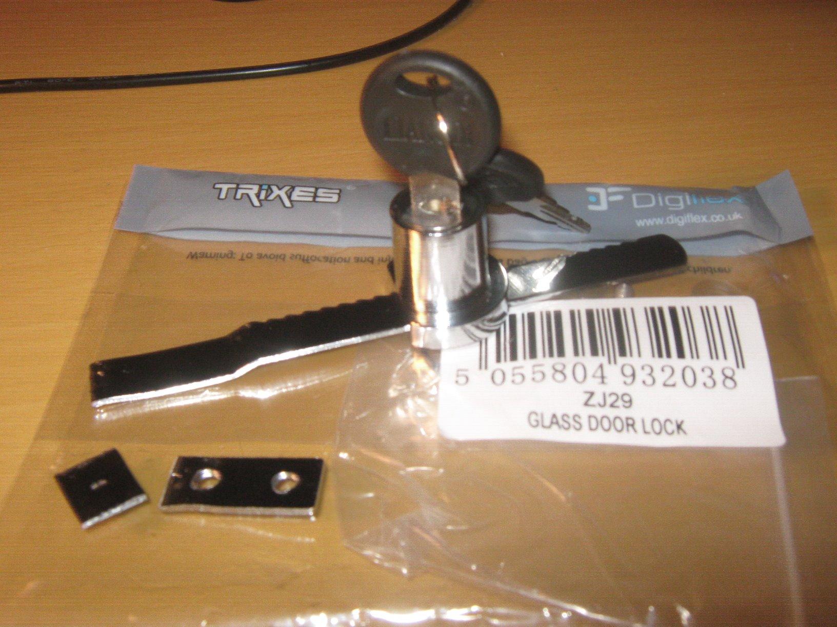 TRIXES Reptile Glass Door Lock for Vivariums, Terrariums, Display ...