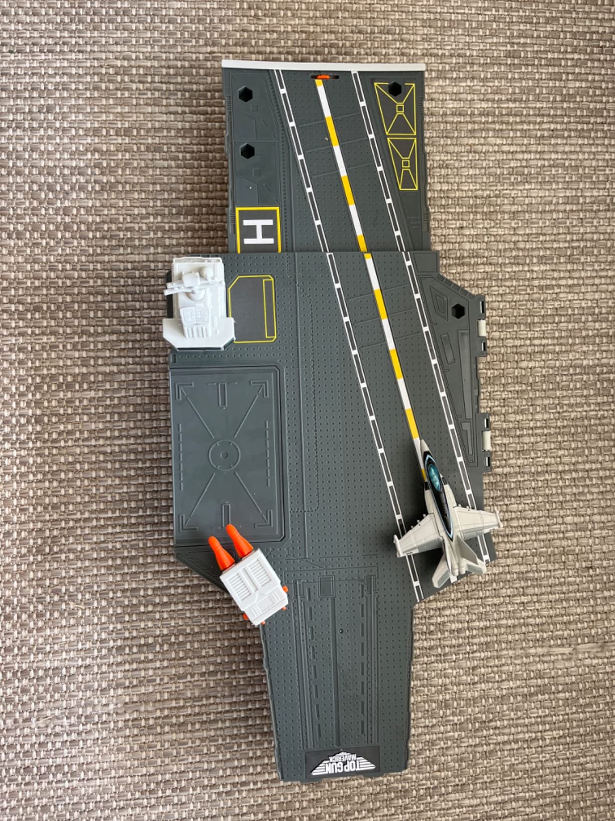 $18/mo - Finance Matchbox Top Gun: Aircraft Carrier Play Set Gift Idea ...