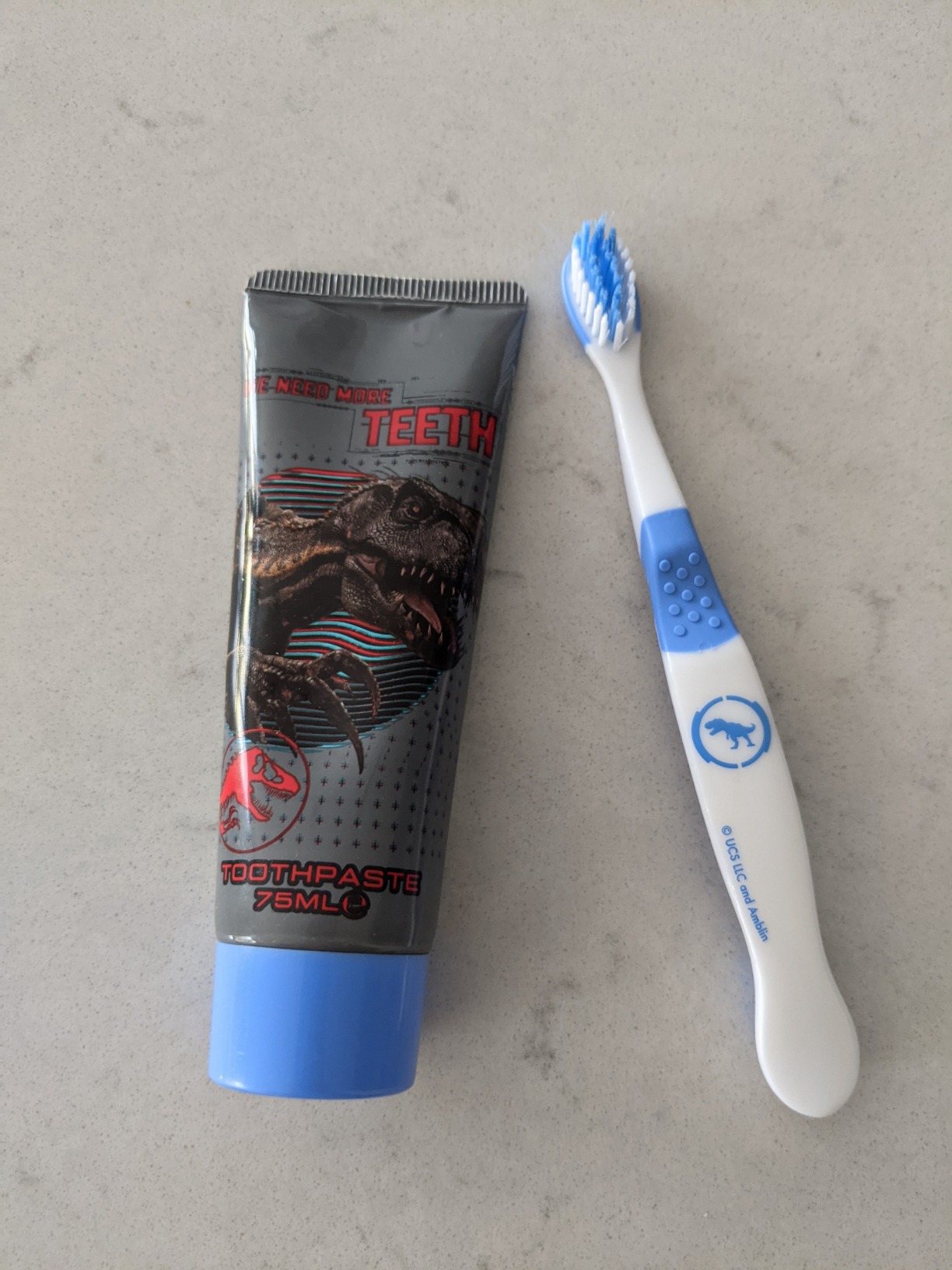 Jurassic World Toothbrush and Toothpaste Set : Amazon.co.uk: Beauty