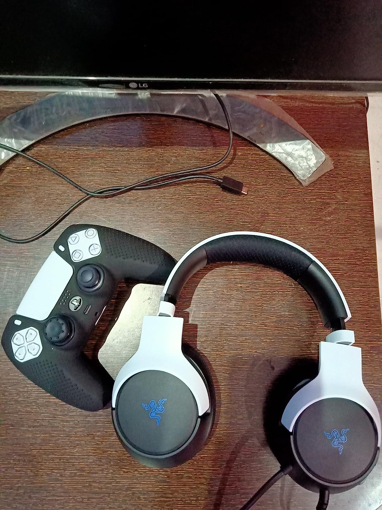 Razer Kaira Pro HyperSpeed Wireless Multiplatform Gaming Headset with ...