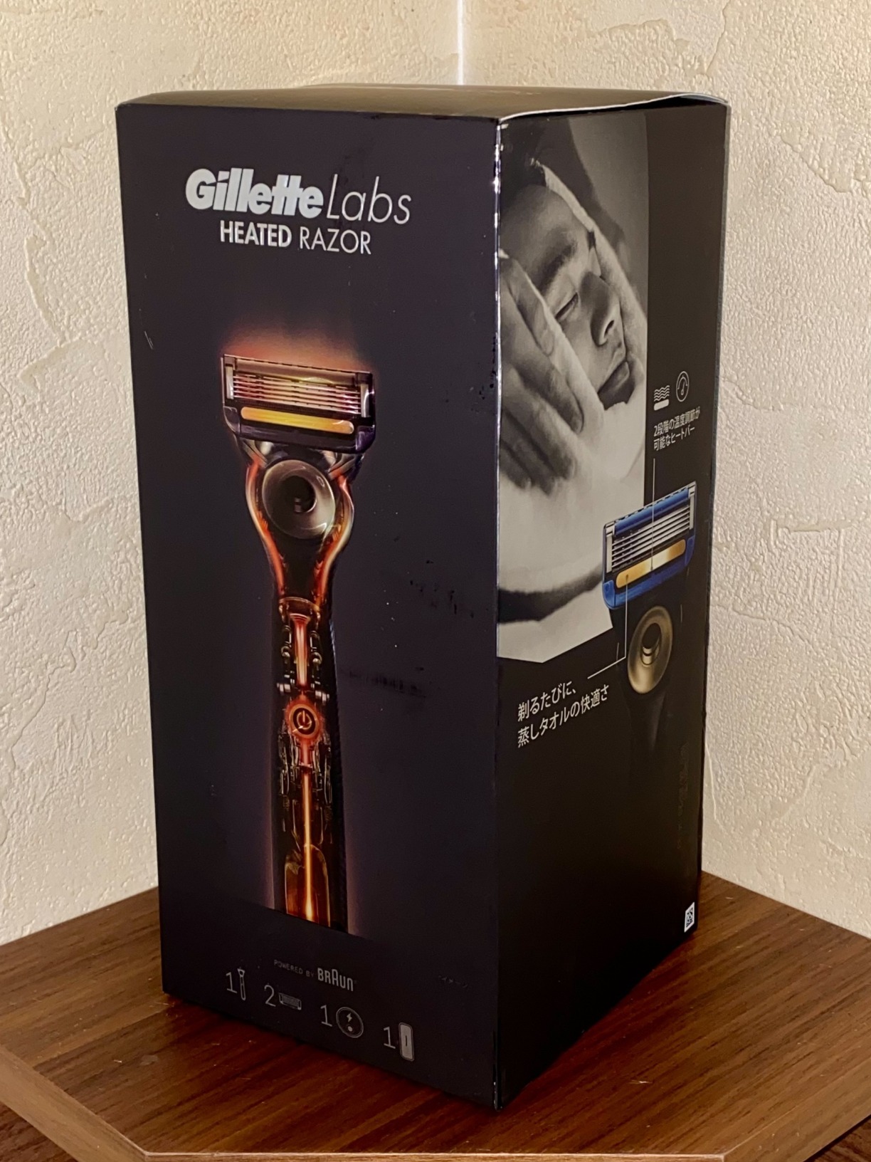 Amazon.co.jp: Gillette Labs Heated Razor Travel Kit, Shaving, Men's Set ...