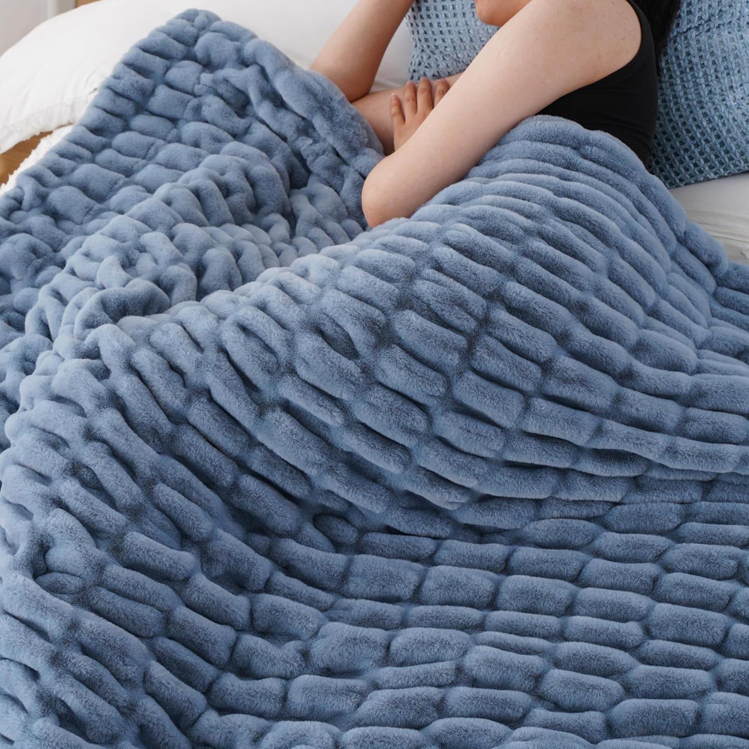 BATTILO Soft Faux Fur Blanket, Large Double Sided Super Soft Fur ...