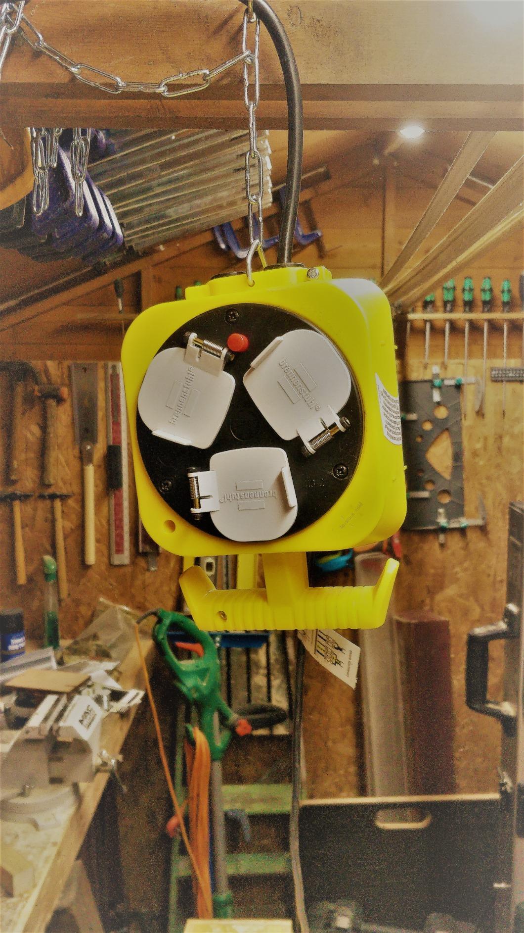 Brennenstuhl 2x 3-way hanging workshop power distributor (5m cable ...