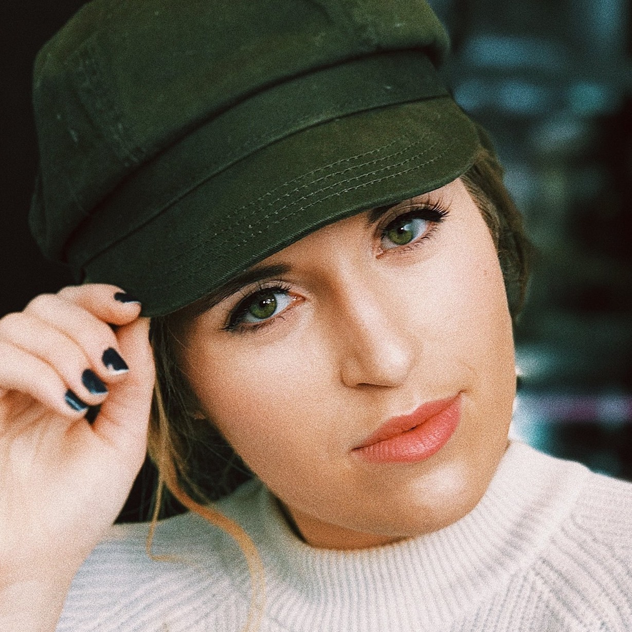 Amazon.com: Caroline George: books, biography, latest update