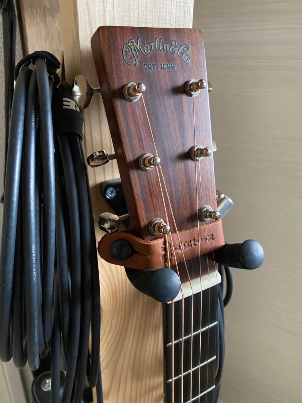 Amazon | MARTIN マーチン ストラップボタン アコースティックギター 18A0032 ブラウン | ギターストラップ | 楽器・音響機器
