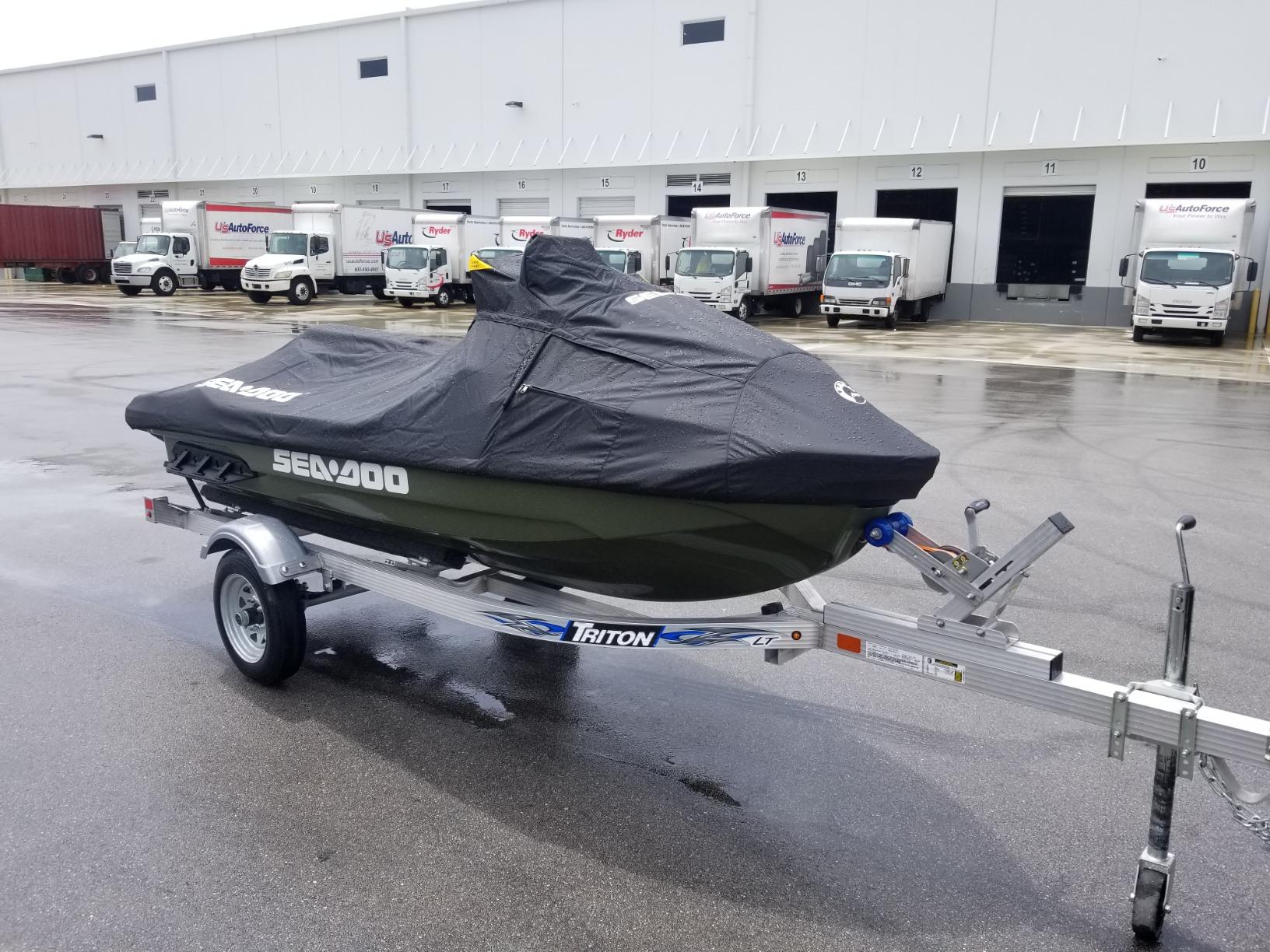 Amazon.com: Sea-Doo New OEM Fish PRO Cover, 295100772 : Automotive