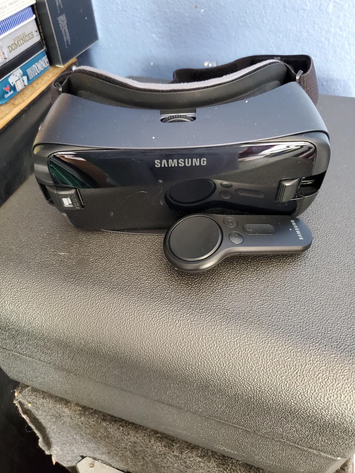 Amazon.com: Samsung Gear VR w/Controller 2017/2018 SM-R325 Note9 Ready, for Galaxy Note8, Note5 ...