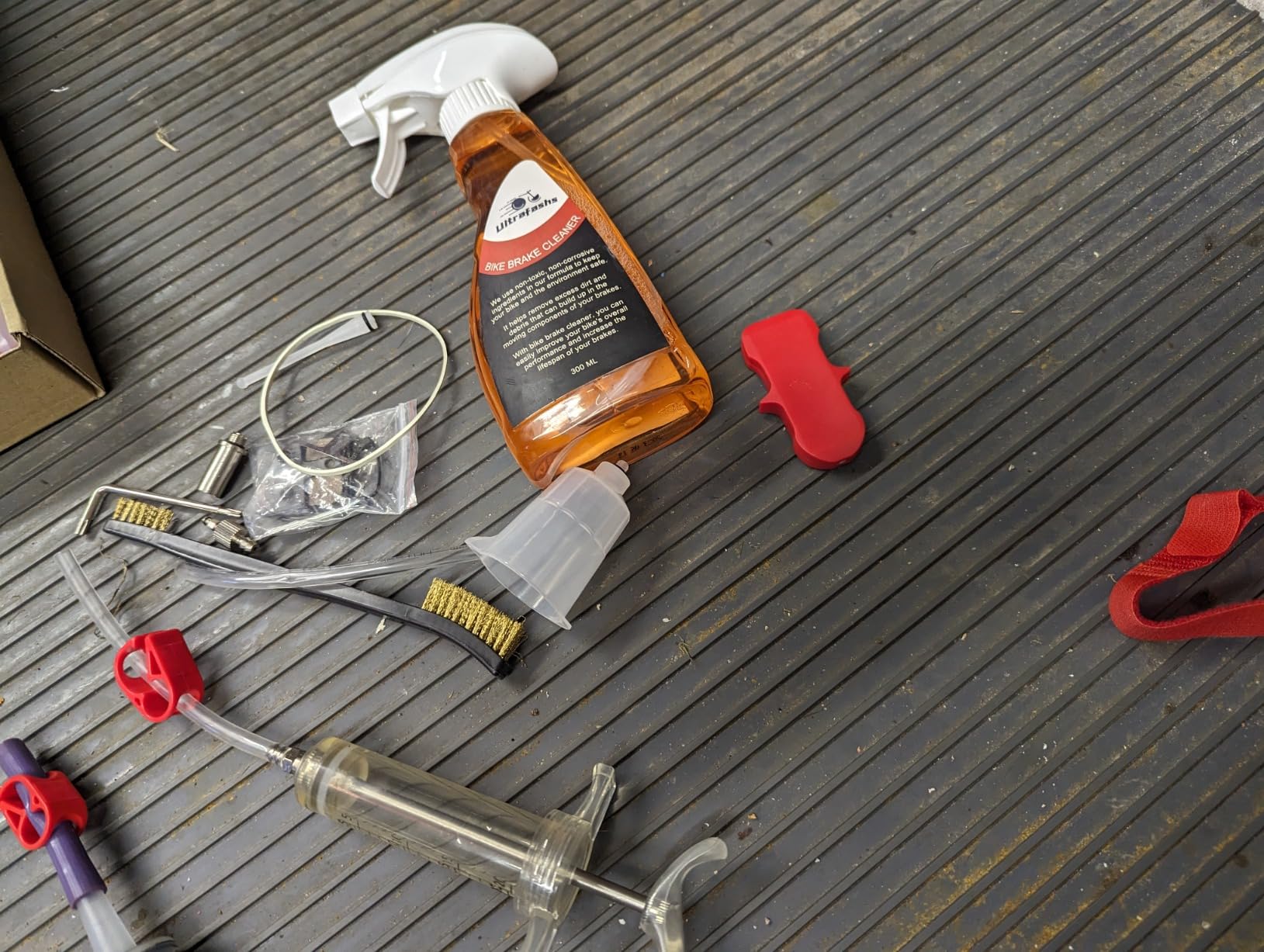 Amazon.com: Ultrafashs Bike Brake Bleed and Cleaning Kit for Shimano ...